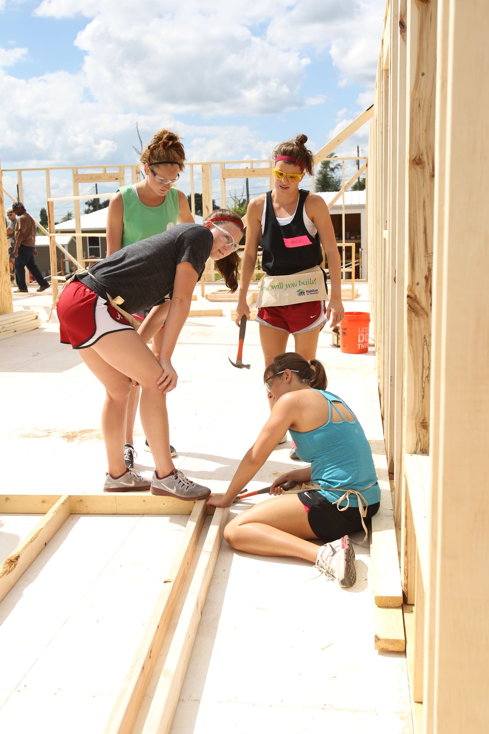 University of Alabama Student-Athletes Honor John Servati with Habitat ...