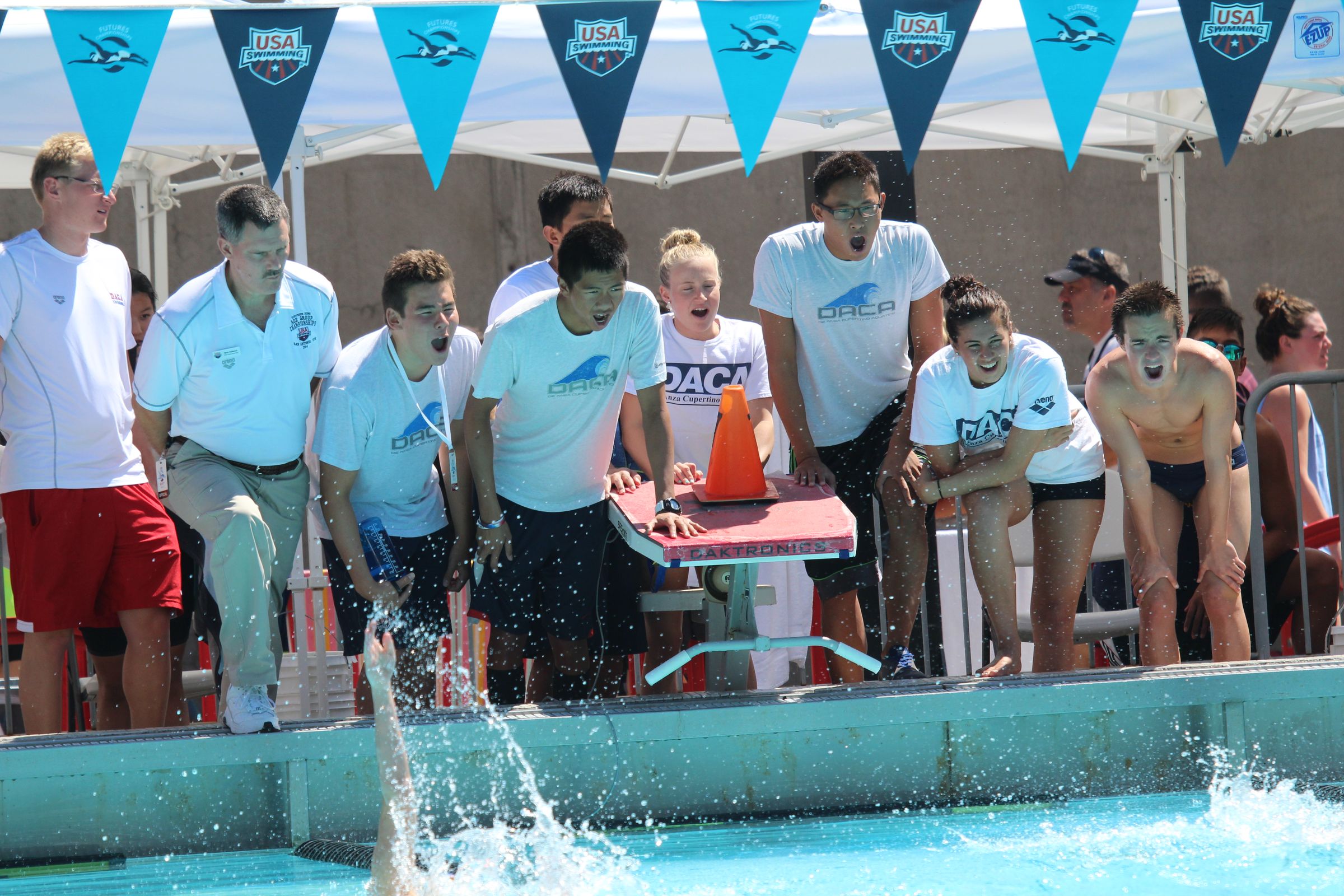 10 Ways to Be the Best Teammate in the New Year - Swimming World