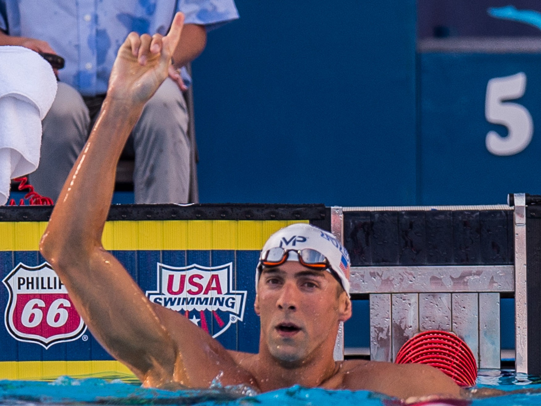 (Race Video) Michael Phelps With a Victorious 52.28 in 100 Fly in ...