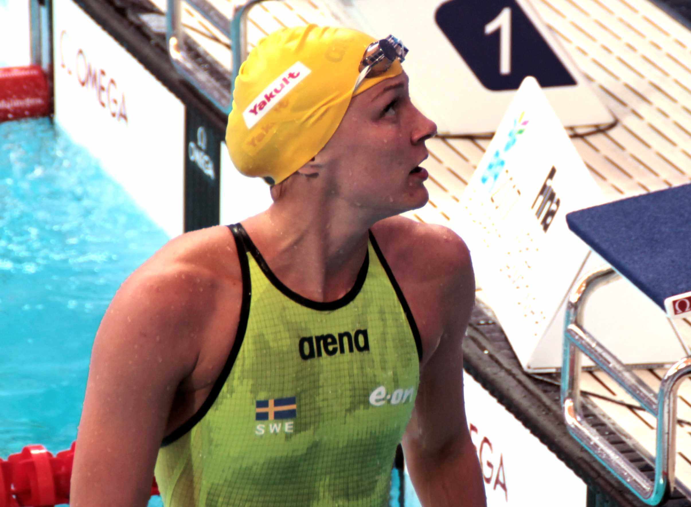 Sarah Sjostrom Smashes World Record in 100 Fly at 2015 FINA World ...