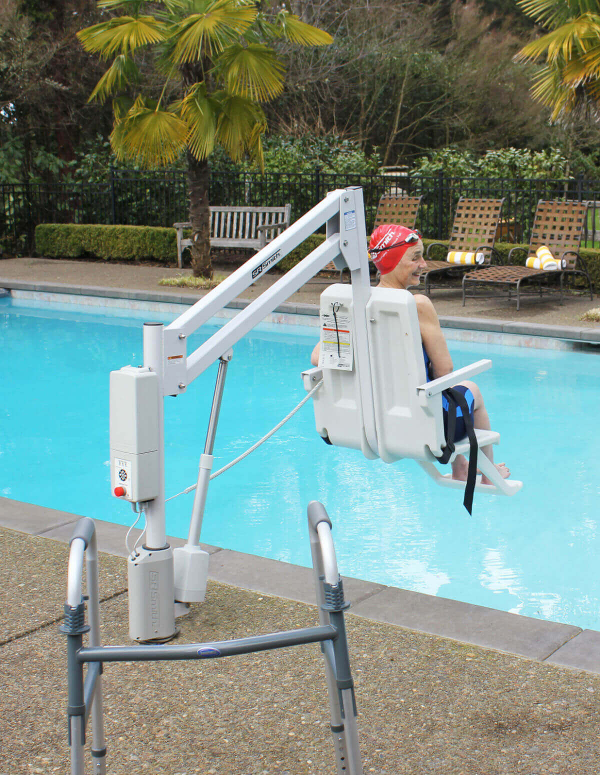 S.R. Smith Presents the aXs2 360 Degree Rotational Pool Lift - Swimming ...