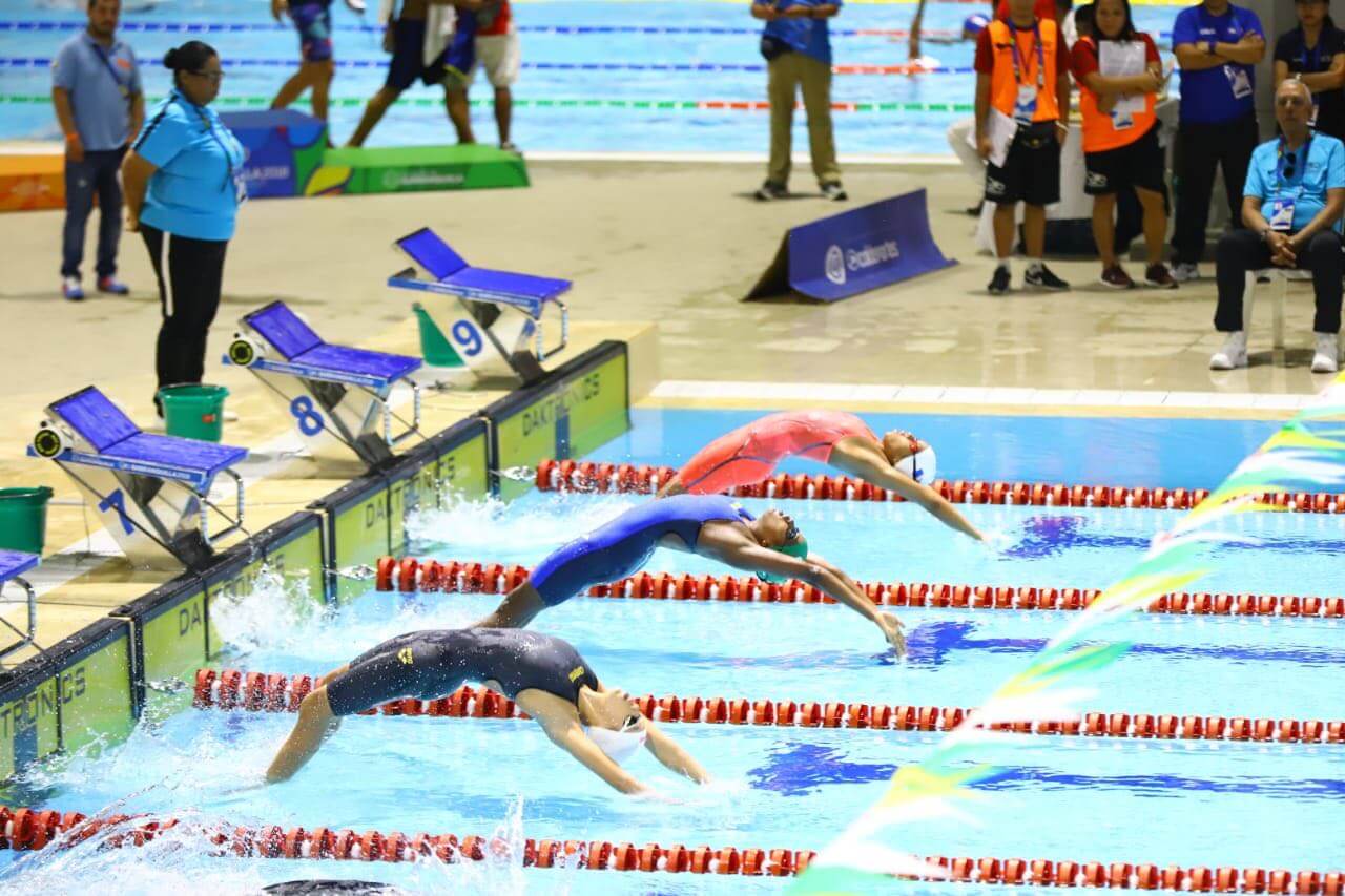 Latin American Swimmers Training in the U.S. Smashed Multiple Records ...