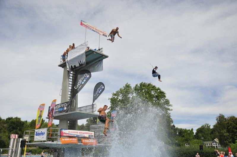 Splashdiving: A Twist on Competitive Diving That's All About the Splash ...