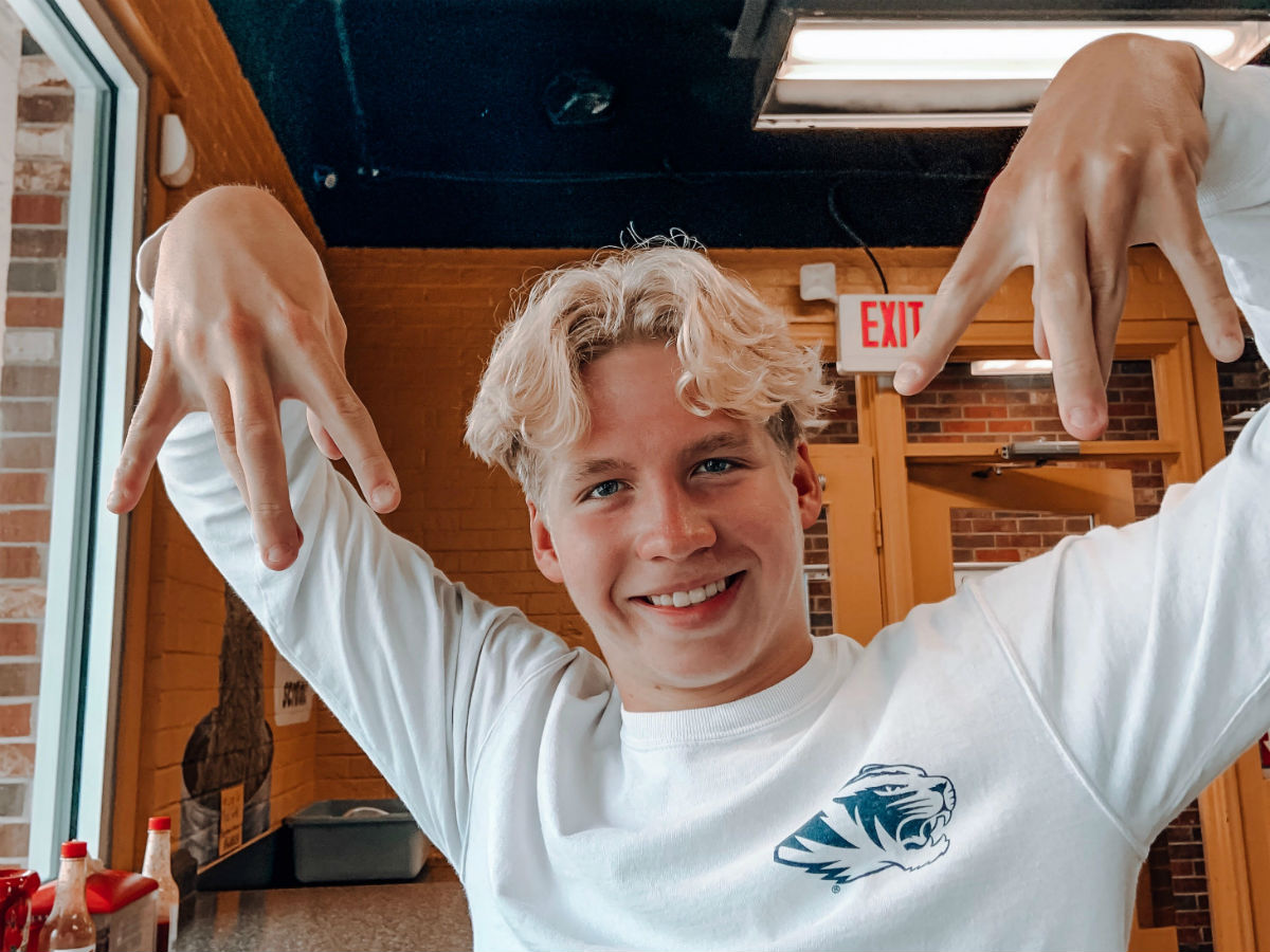 Missouri Class 2 Record Holder Daniel Seabaugh Stays In State, Verbals ...