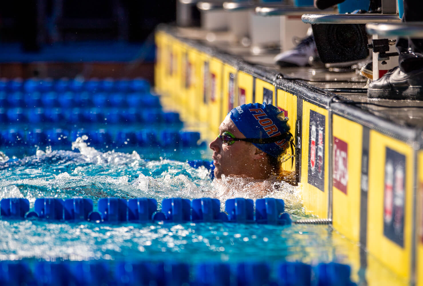 Bobby Finke Annihilates American Record in 1650 at SECs With 14:12 ...