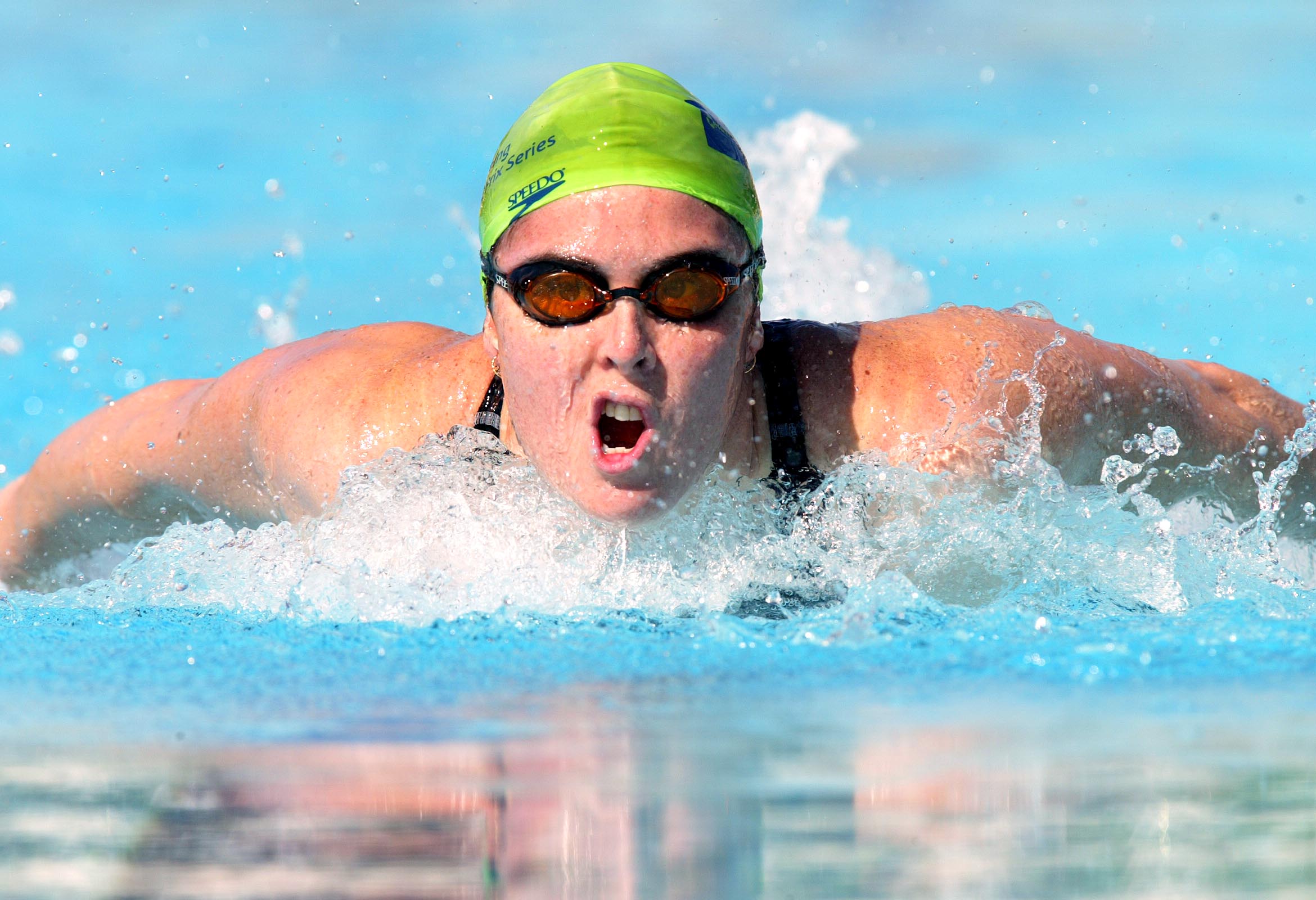 Athens Olympic Golden Girl Jodie Henry To Work With Dolphins In The ...