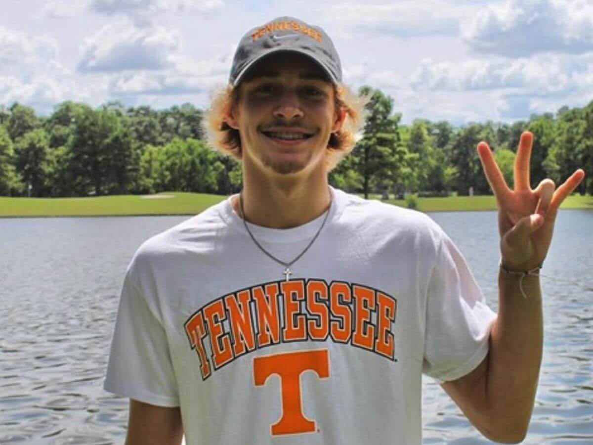 Versatile Garret Green of Blue Tide Aquatics Verbally Commits to ...