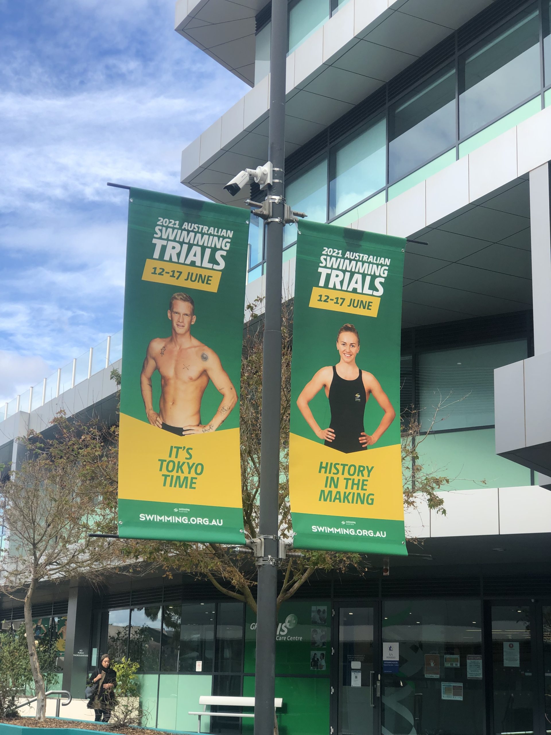 All Eyes On Kyle Chalmers In The 100m Freestyle Final With Zac Incerti ...