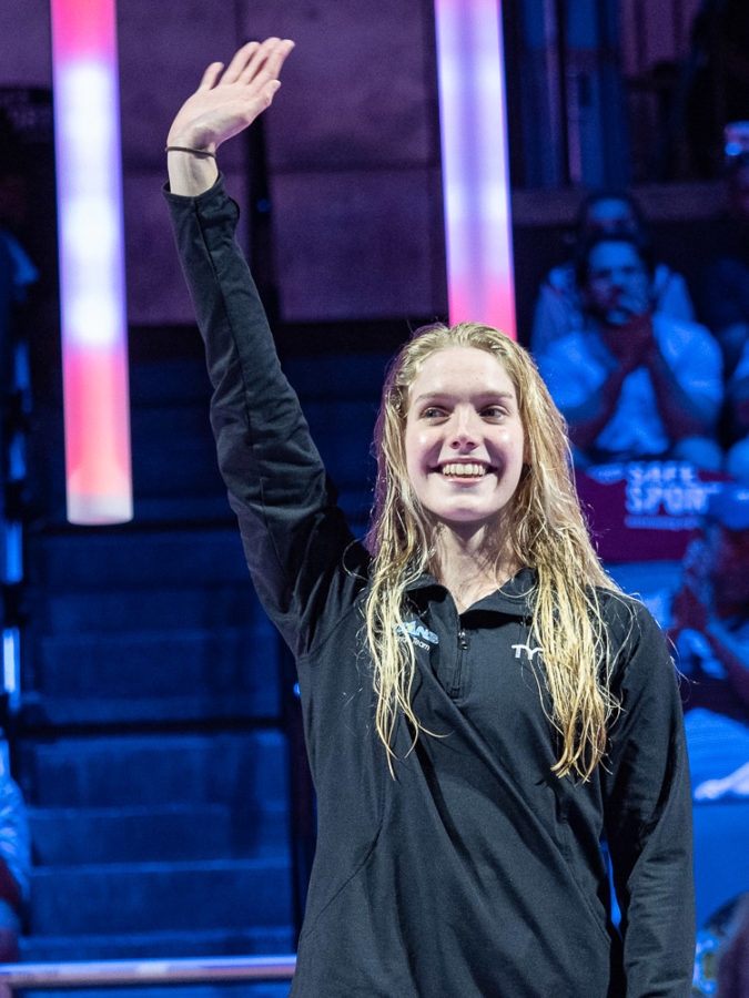 Tokyo Olympian Claire Curzan Announces Verbal Commitment to Stanford