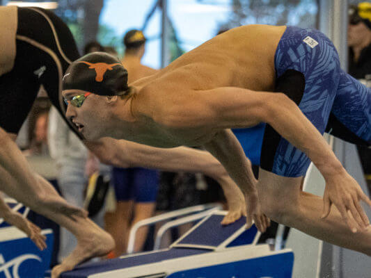 Carson Foster, Caspar Corbeau Lead Texas to Narrow Win Over Virginia