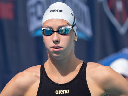 Gretchen Walsh Dazzles As Virginia Women Dominate Florida