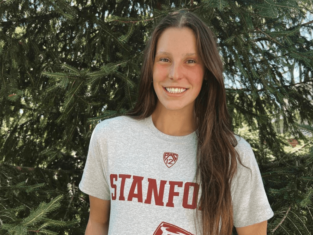 58.9/2:09 Breaststroker Lucy Thomas Verbally Commits to Stanford