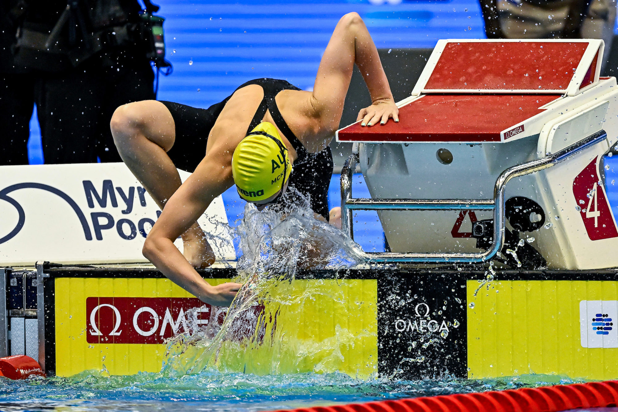 Worlds, Day 3: Kaylee McKeown Bests Regan Smith in 100 Back MR