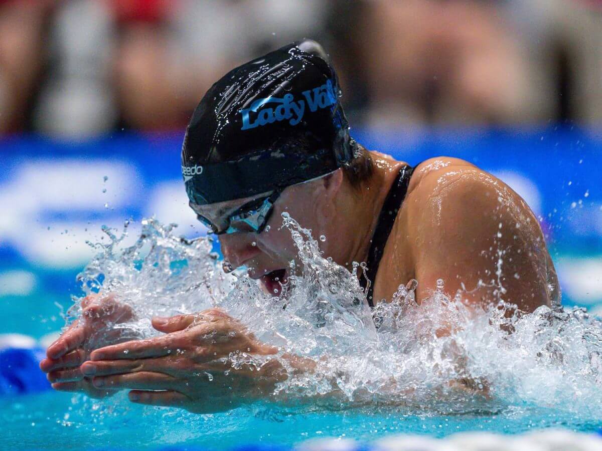 Tennessee Swimming Sweeps Kentucky in SEC Showdown