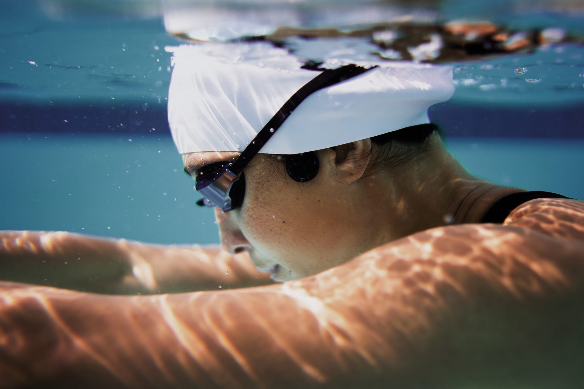 Underwater Streaming Headphones Bring Audio to Swimmers