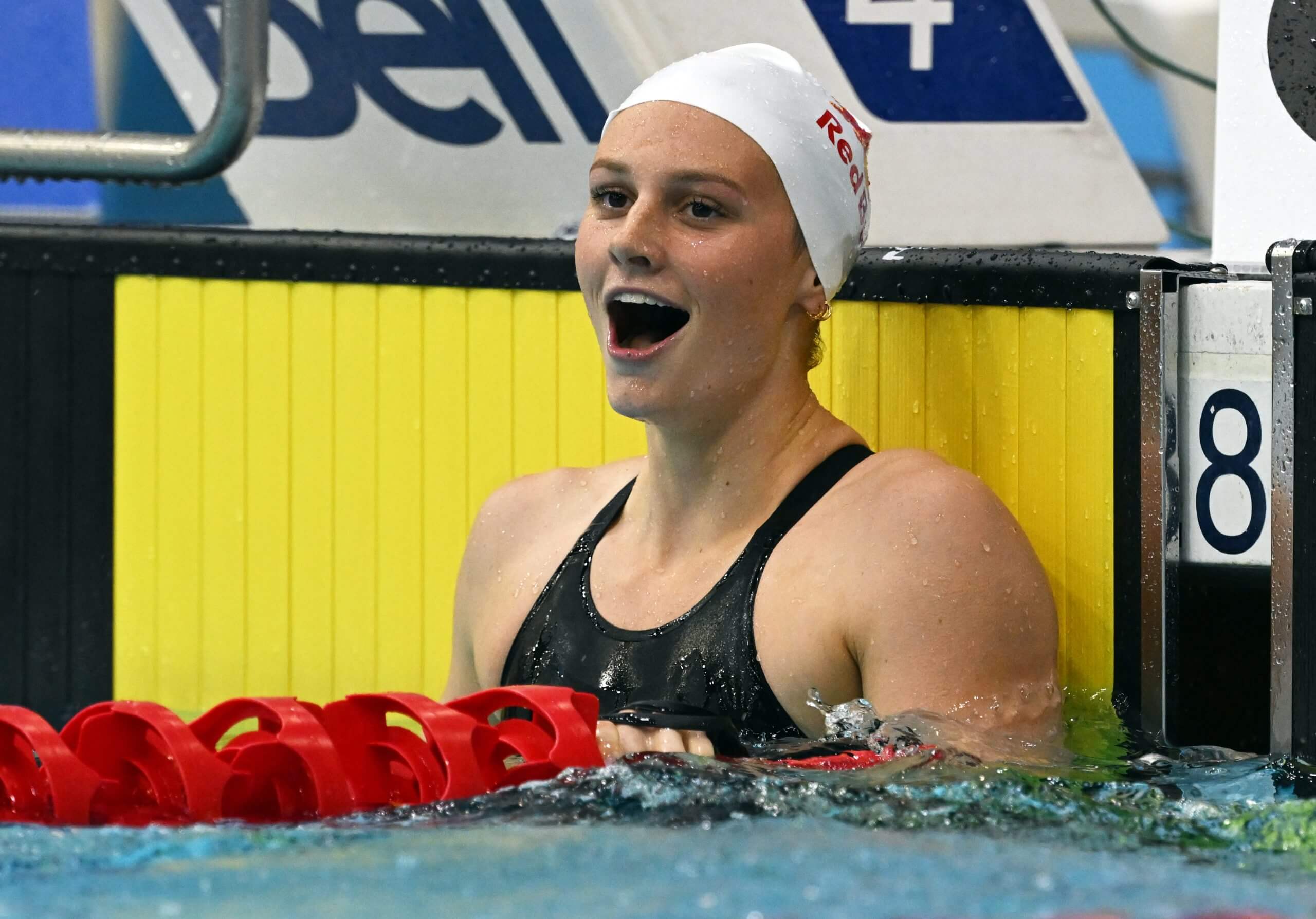 Flash! Summer McIntosh Sets 200 IM World Record 2:05.70
