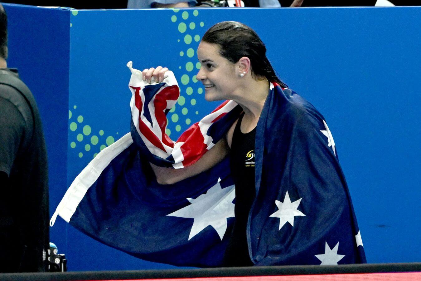 FLASH! Kaylee McKeown Blasts World Record in 200 Backstroke