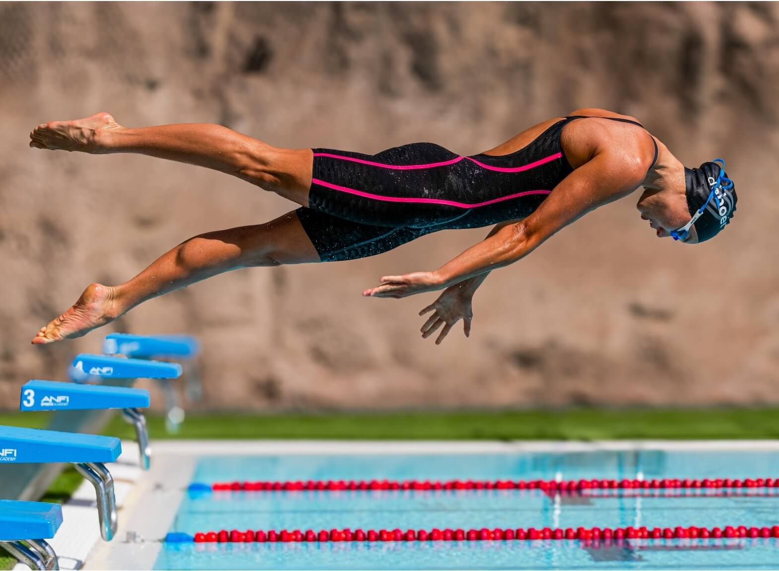 Torri Huske Pushes Into New Tech with deboer Swim